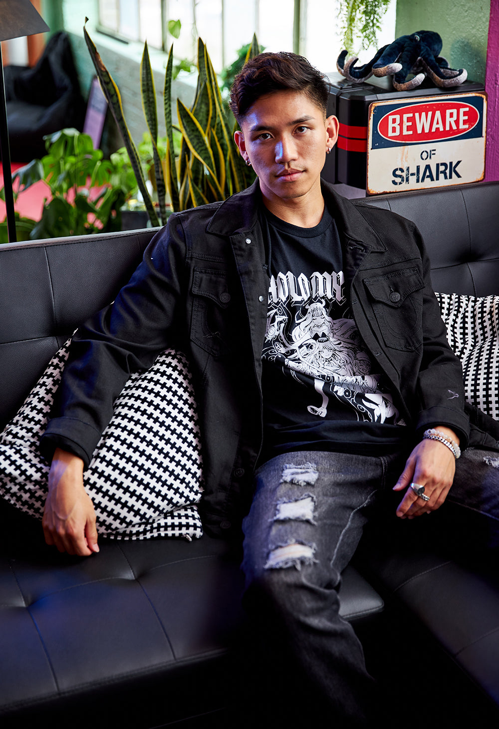 holoMyth T-Shirt – OMOCAT